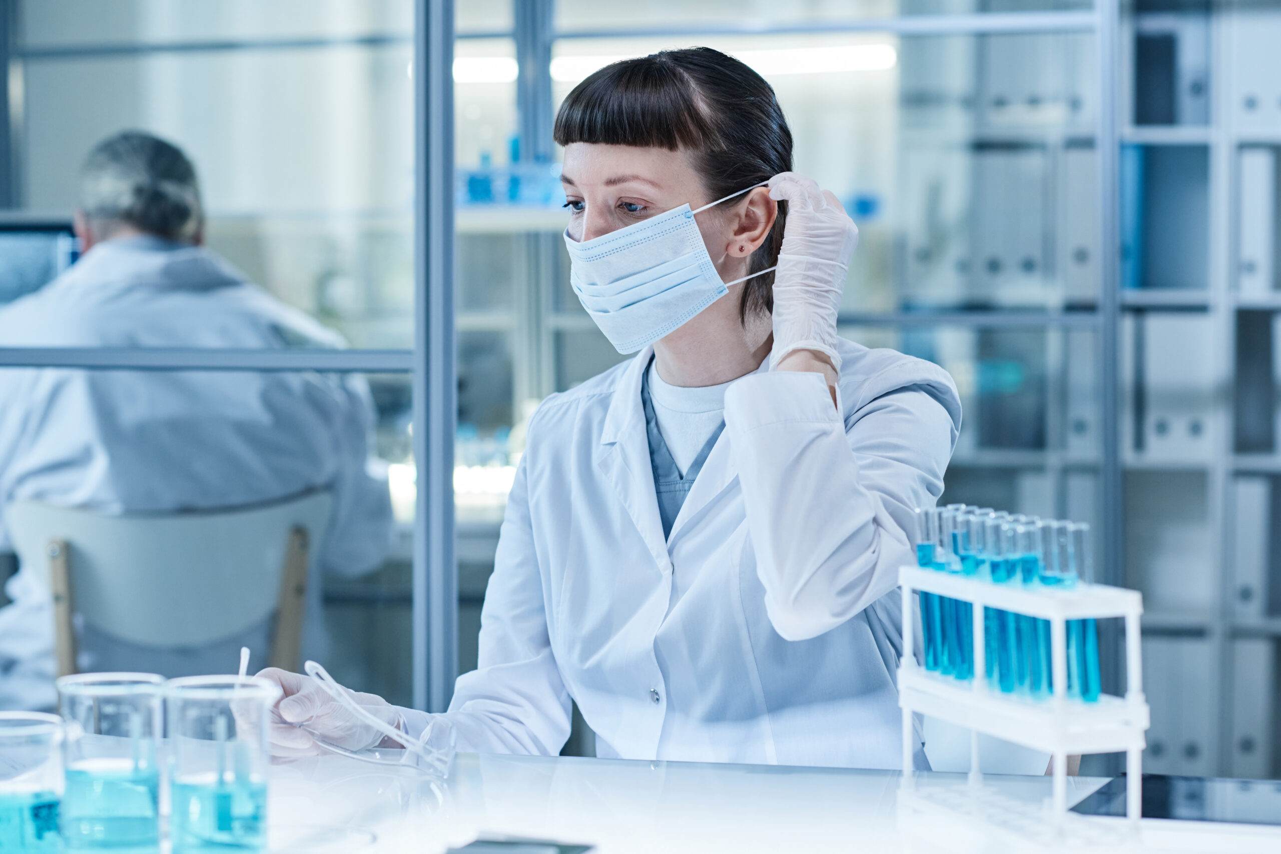 Technicien de laboratoire : rôle, missions, salaire